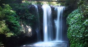 Mengunjungi Curug Maribaya, Lokasi Wisata Alam Populer di Bandung ...